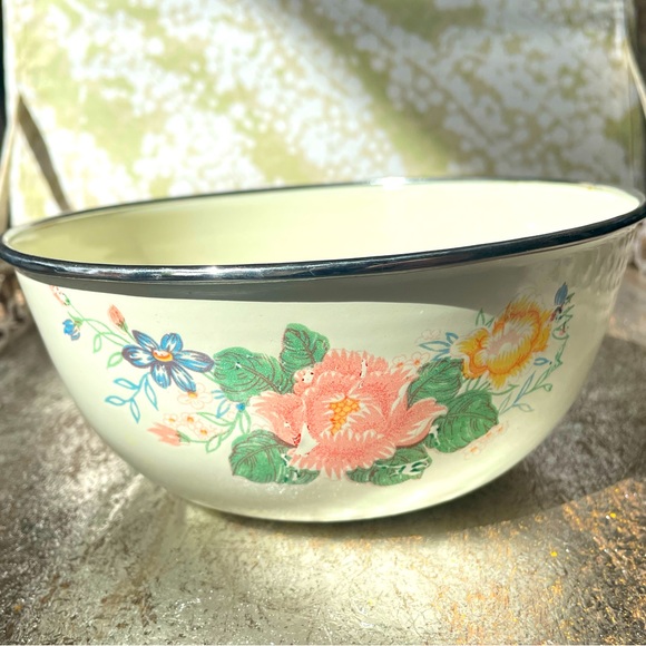 Dining | Vintage Enamelware Bowl Large Size Mixing Bowl Cream Color ...